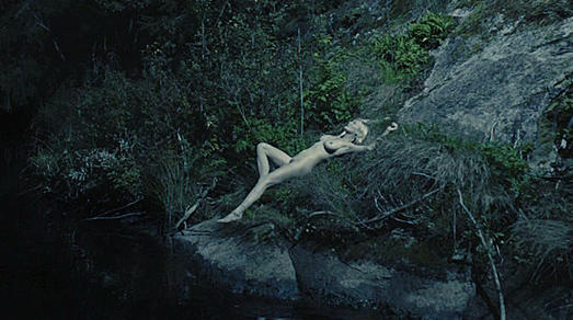Battle Of The Babes Kirsten Dunst Vs Chloë Sevigny
